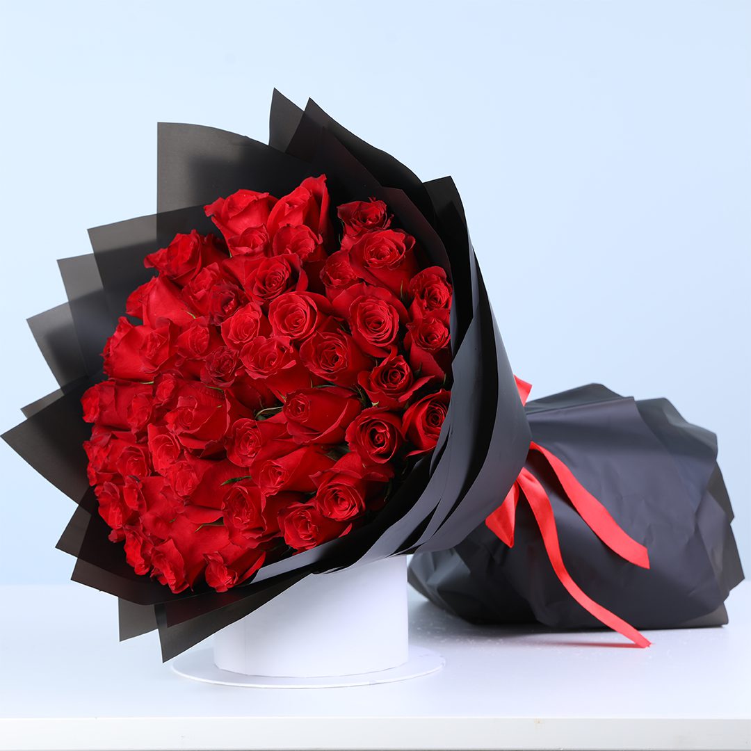 Red Roses Bouquet in Black Wrap | Red Roses Bouquet