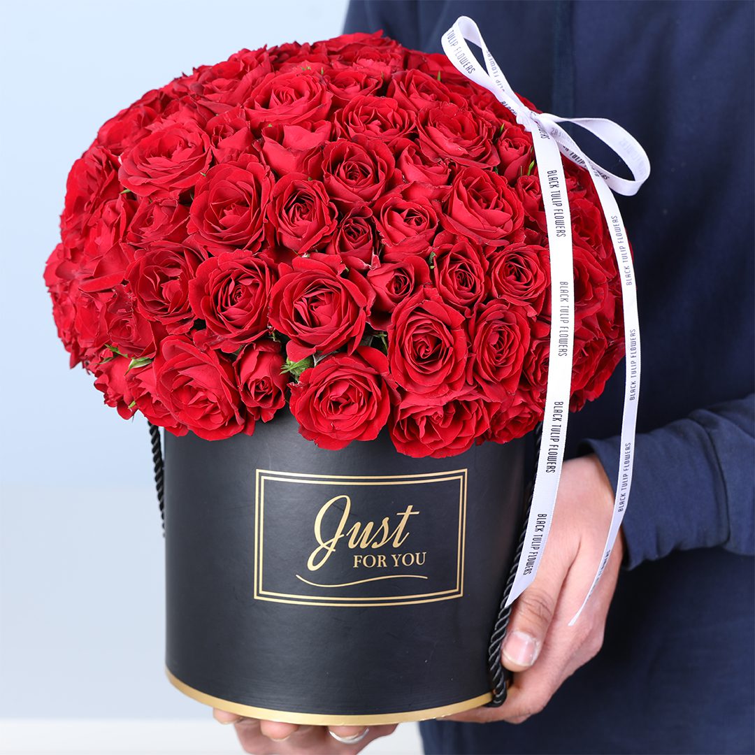 30 Red Spray Roses Flower Box | Valentine Luxury Gift