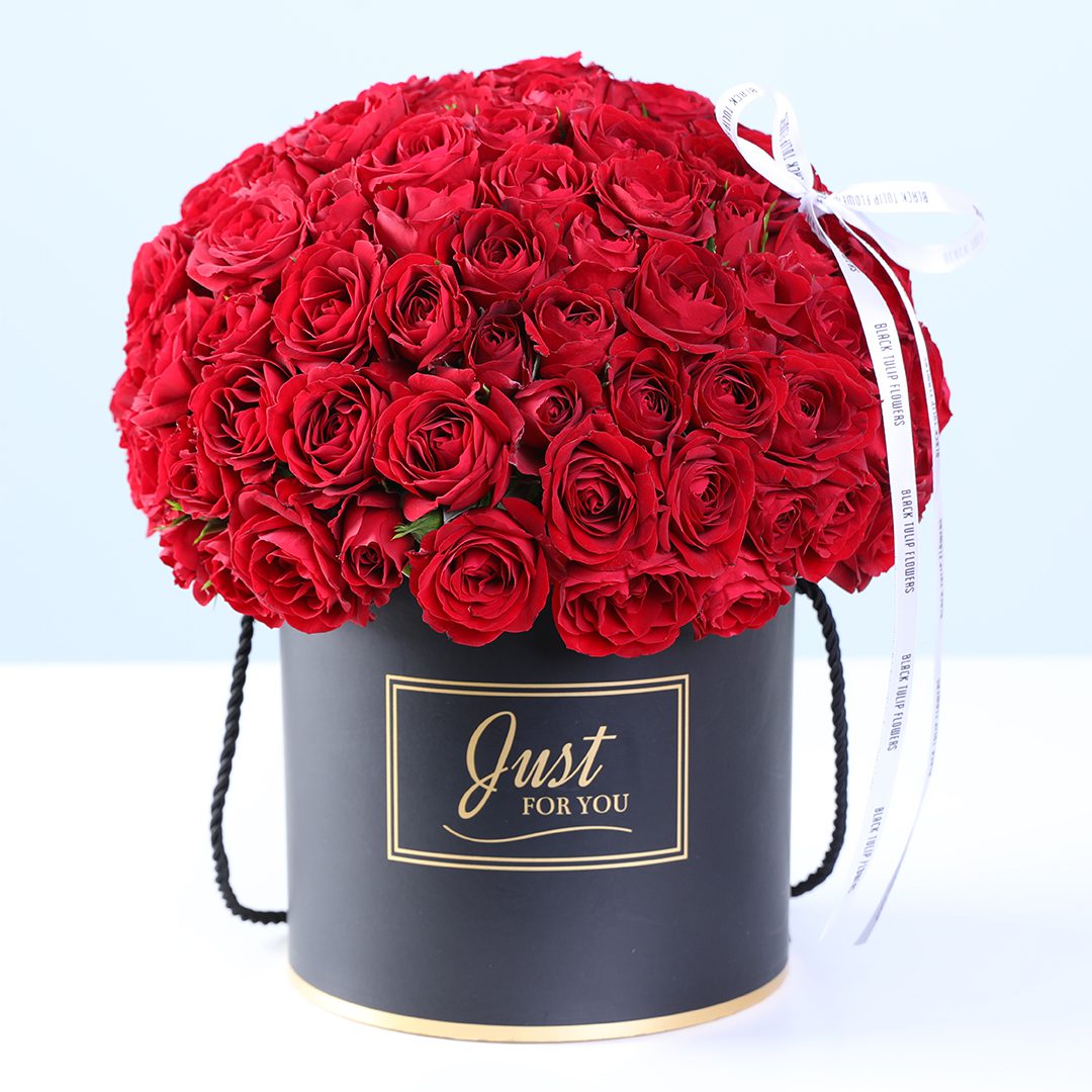 30 Red Spray Roses Flower Box | Valentine Luxury Gift