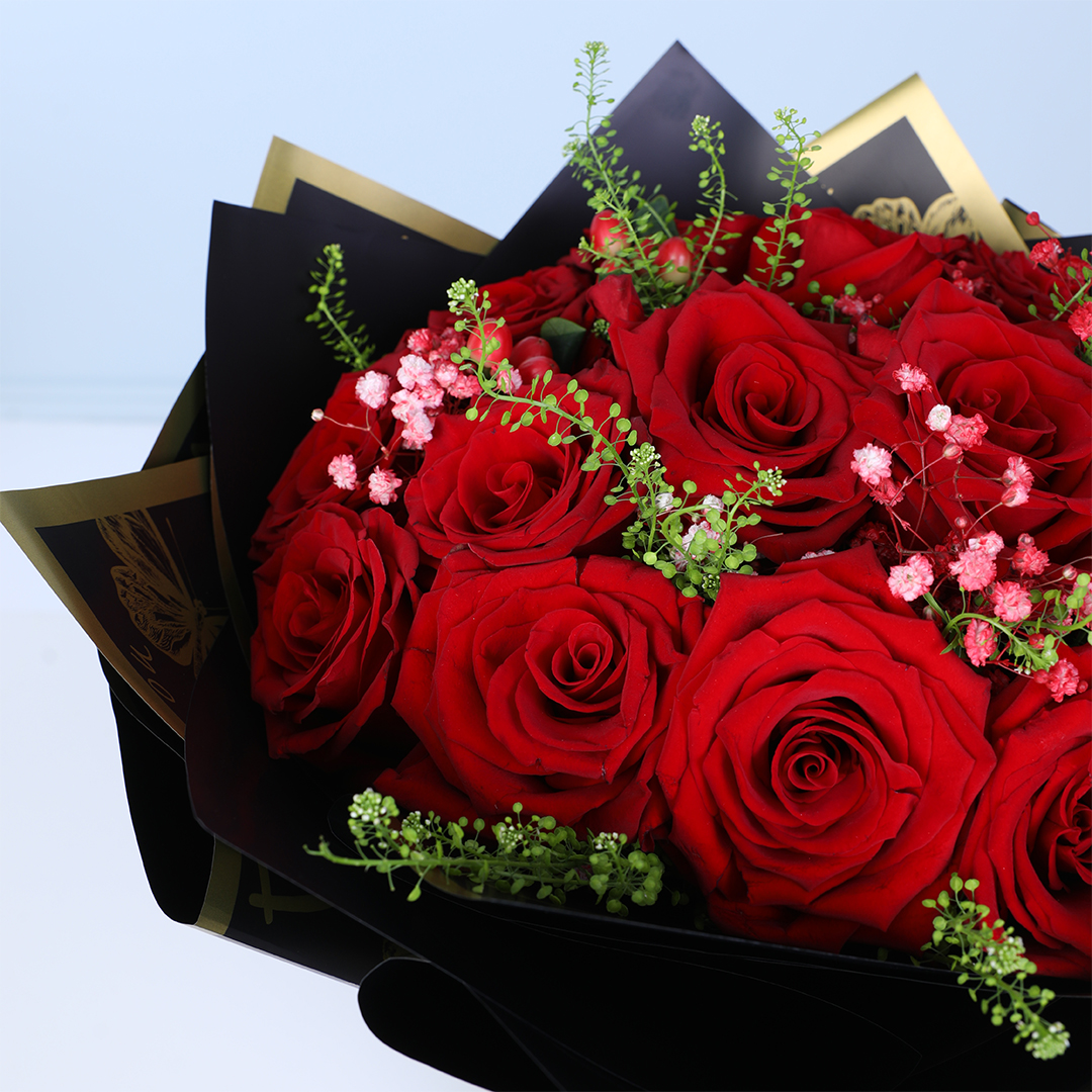 Red Rose Black Wrap Valentine Flowers Bouquet