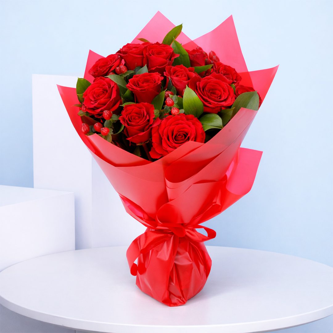 Buy Red Roses & Berries Romantic Flowers Bouquet