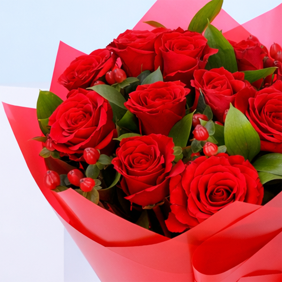 Buy Red Roses & Berries Valentine Flowers Bouquet