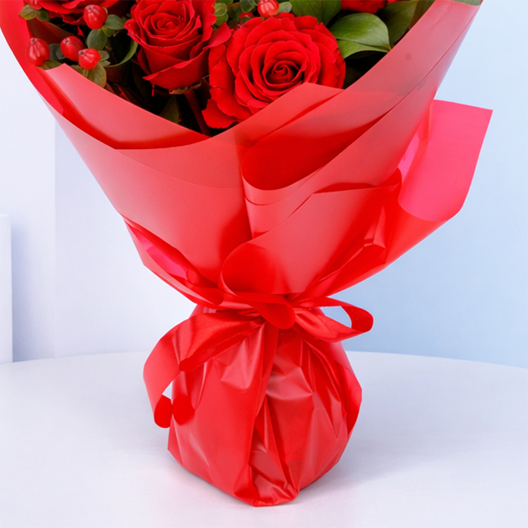 Buy Red Roses & Berries Valentine Flowers Bouquet