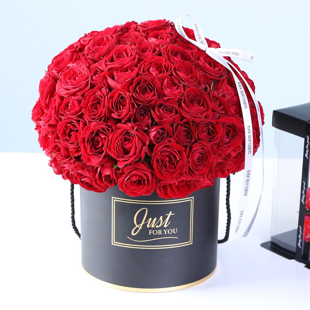 30 Spray Roses Box & Teddy | Valentine Delivery UAE