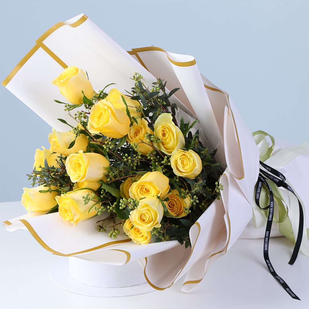 Yellow Roses Bouquet with Lindt Chocolate Combo Gift